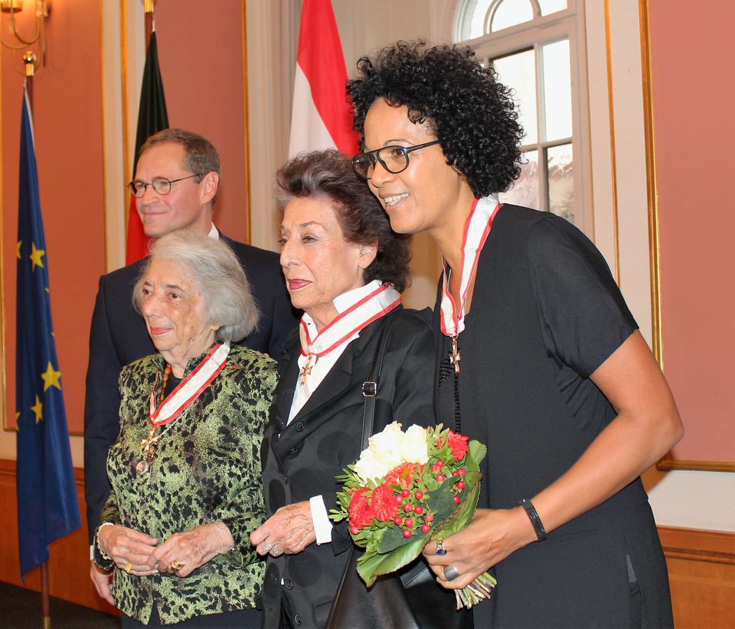 01. Okt. 2016: Lea Rosh erhält den Verdienstorden des Landes Berlin ...